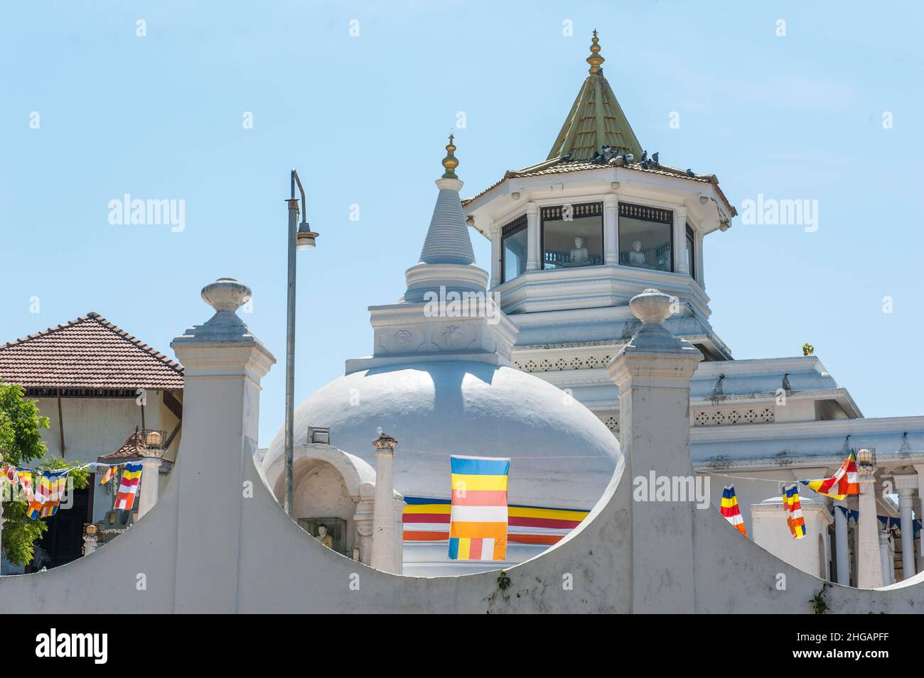 Buddhism, Tondeswaram temple, white dagoba, stupa, Devinuwara Sri ...