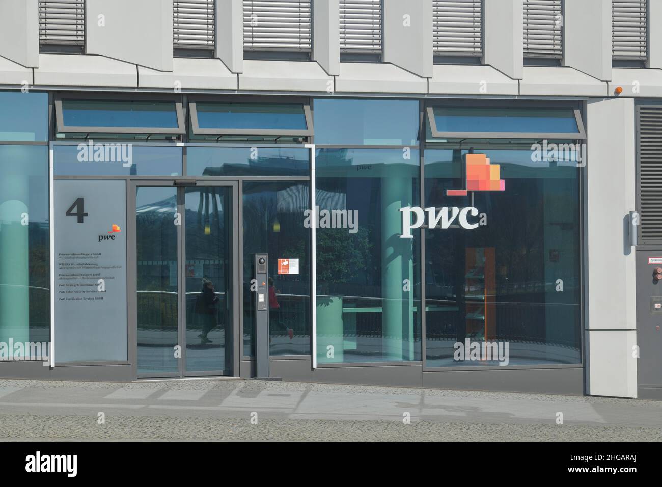 Management consultancy hi-res stock photography and images - Alamy