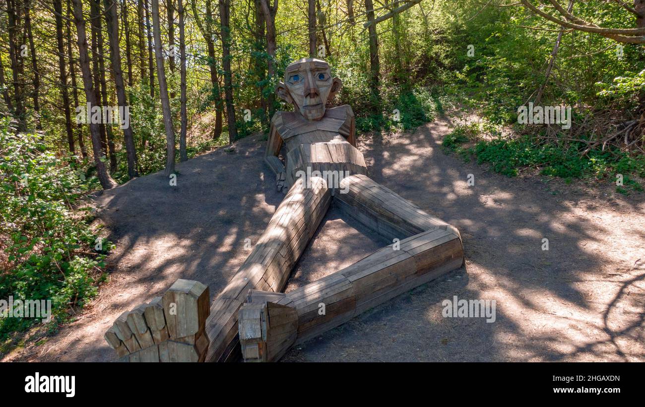 Forgotten sculpture hi-res stock photography and images - Alamy