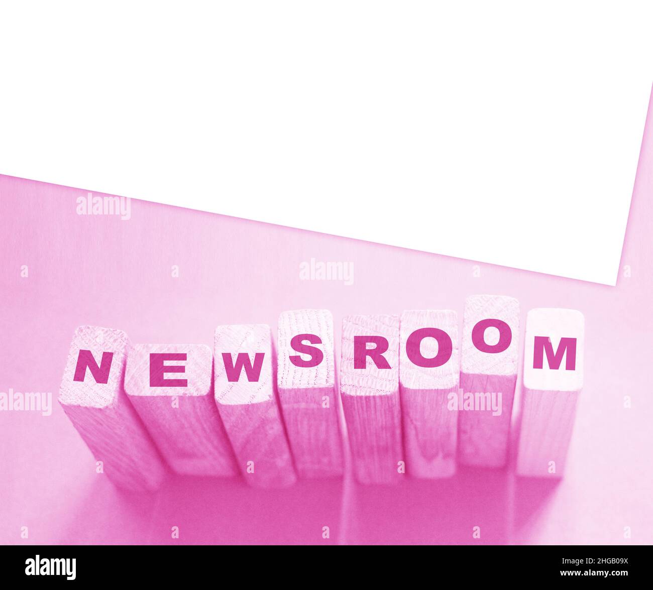 NEWSROOM word made with wooden building blocks Stock Photo - Alamy