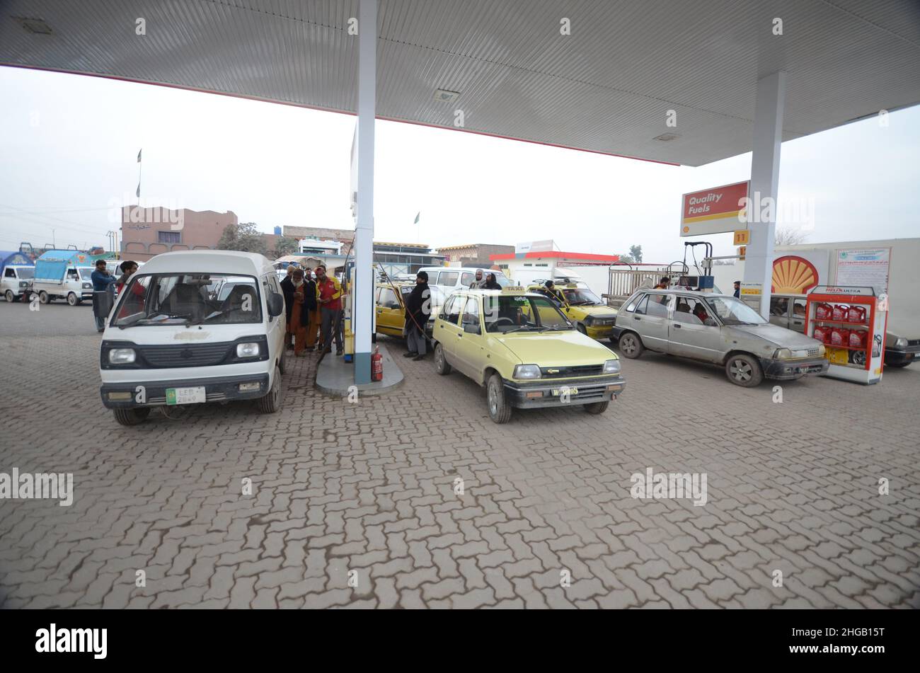 Cng stations hi-res stock photography and images - Alamy