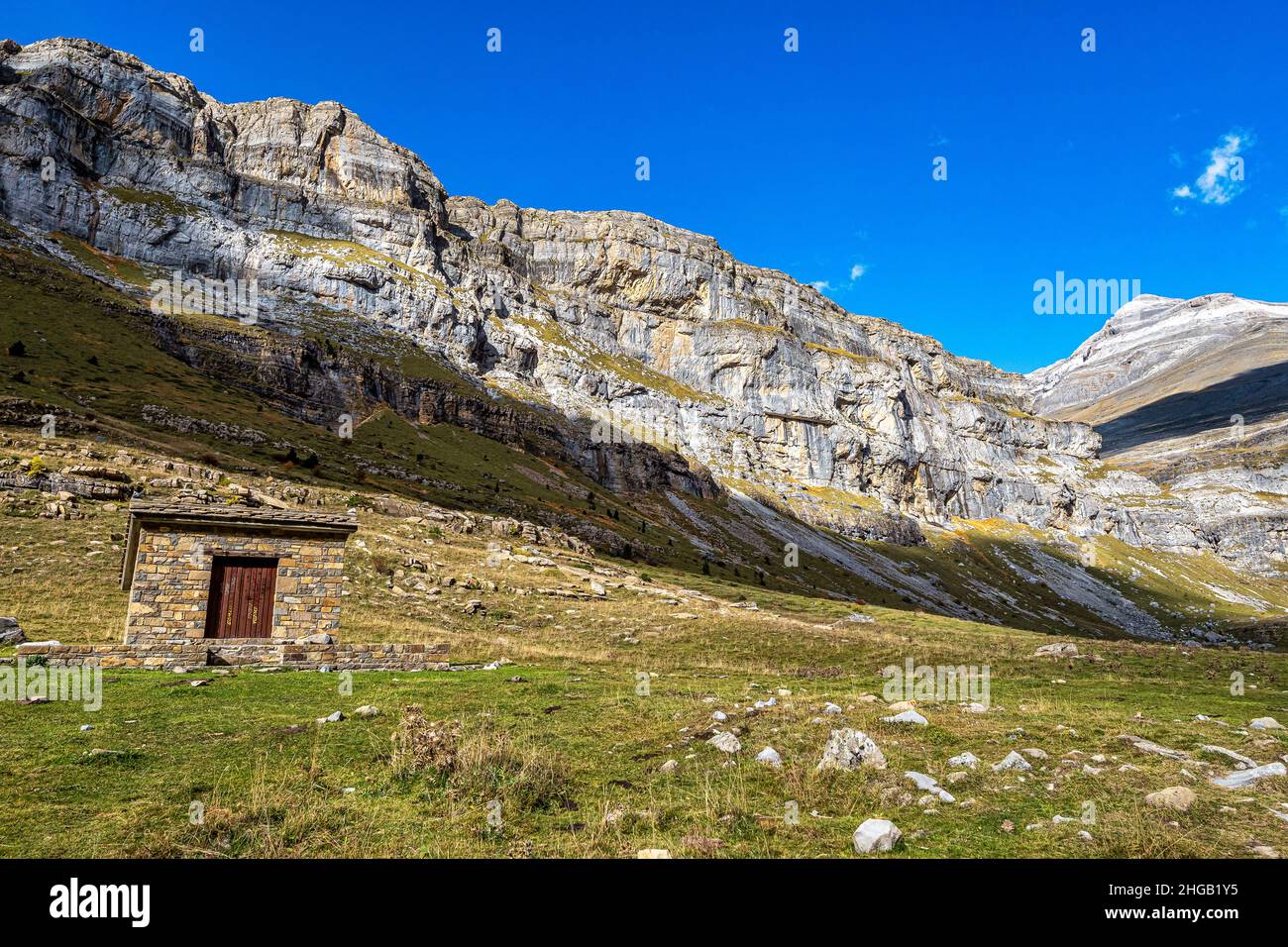 Autumn landscape view of beautiful nature in Ordesa and Monte Perdido ...