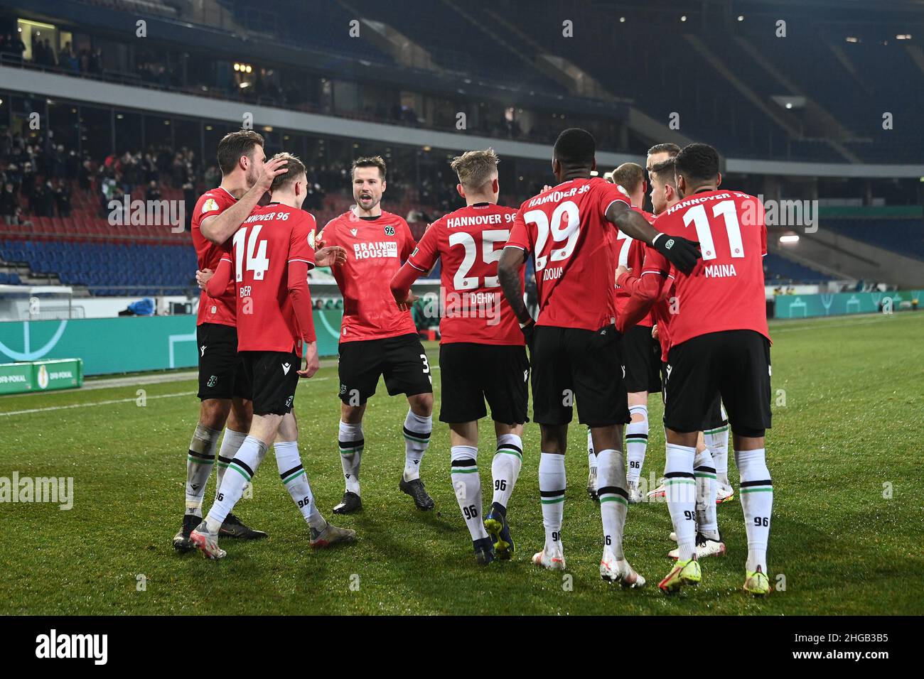 Hanover, Germany. 19th Jan, 2022. Soccer: DFB Cup, Hannover 96 ...