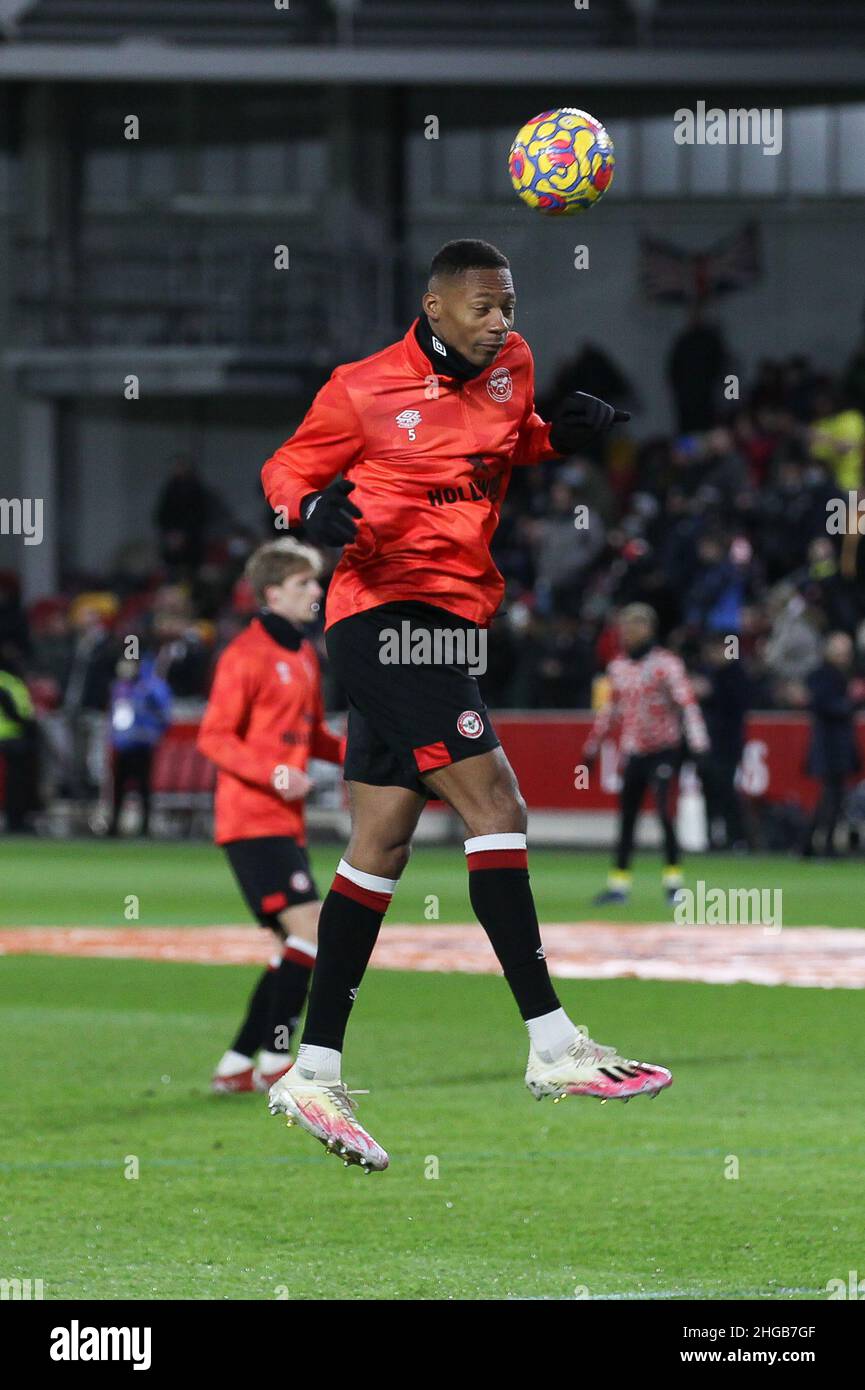 London, UK. 19th Jan, 2022. Ethan Pinnock of Brentford warms up during ...