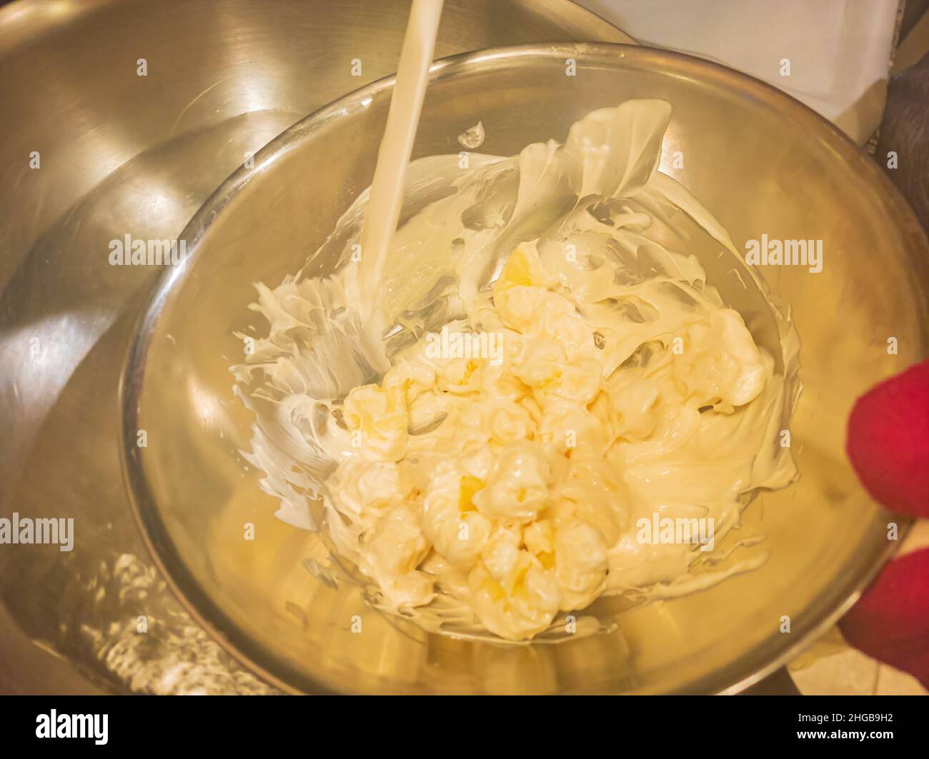 White chocolate puffcorn hi-res stock photography and images - Alamy