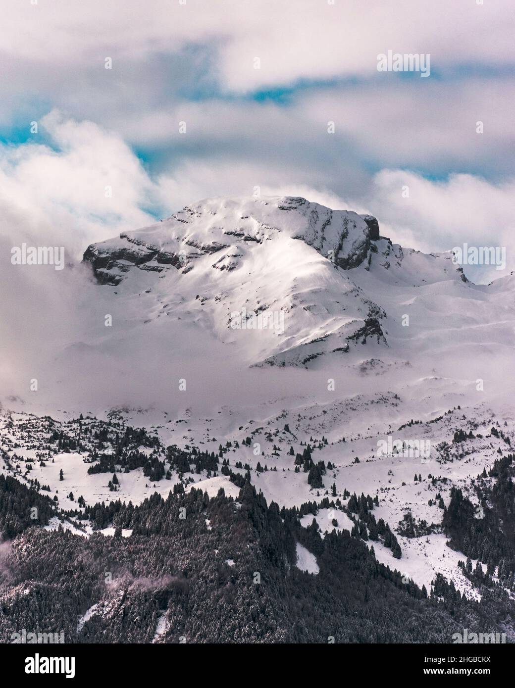 Mountain scape hi-res stock photography and images - Alamy