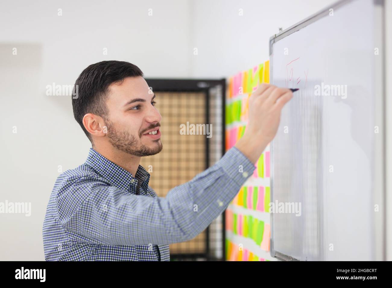 professor talking to students in a modern classroom Stock Photo - Alamy
