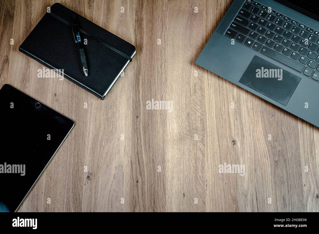 Flat lay of an office desk workspace Stock Photo - Alamy