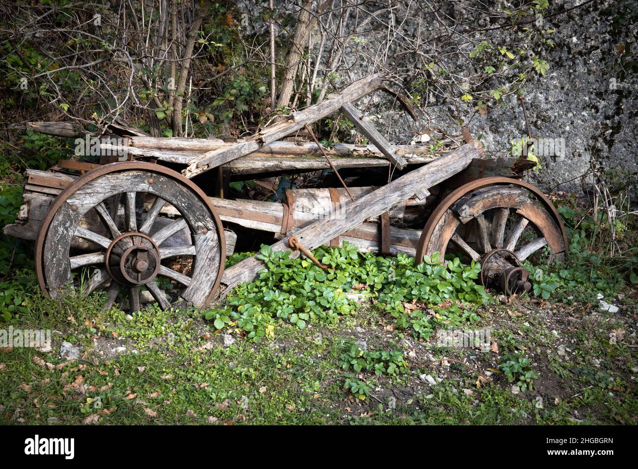 Destroyed wagon hi-res stock photography and images - Alamy