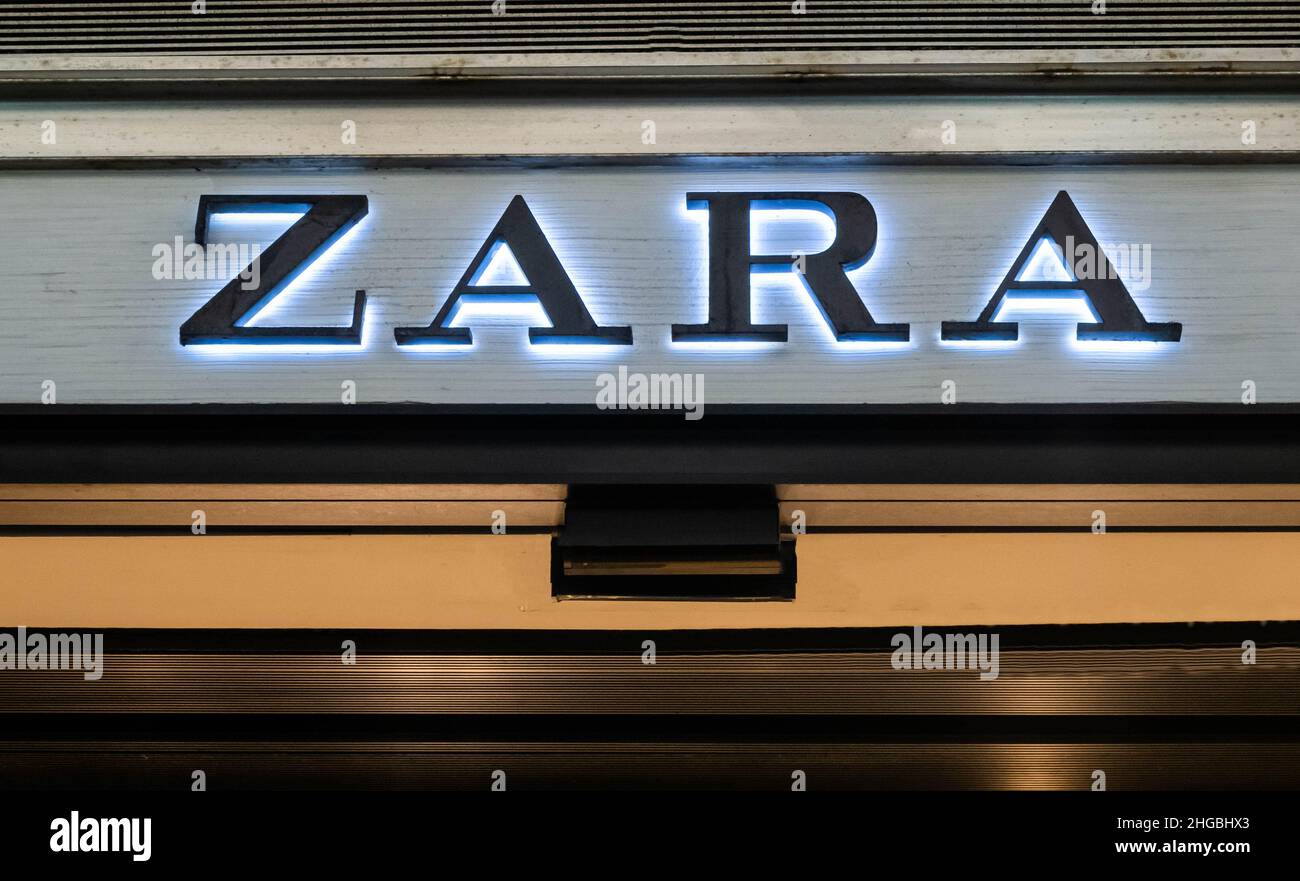 Sign at entrance to Zara, a popular clothing store in Liverpool One ...