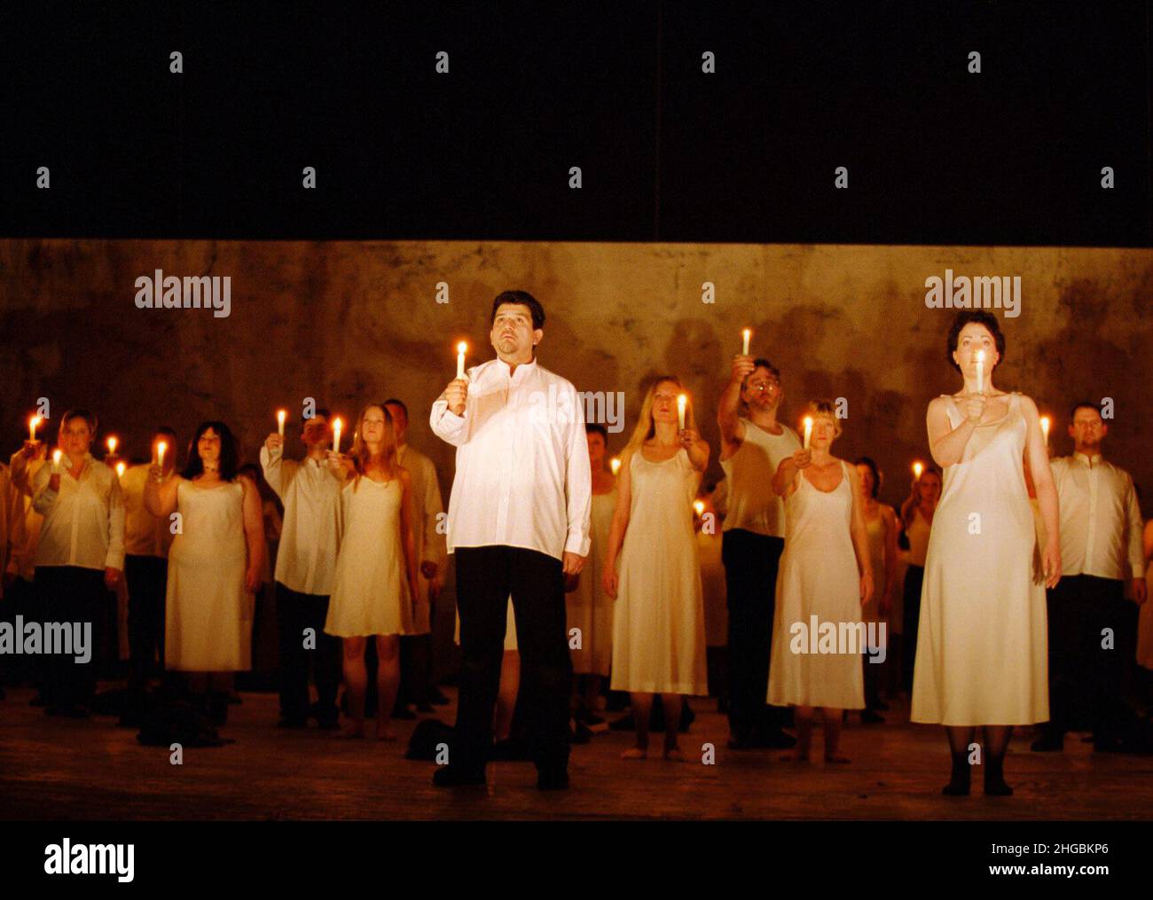centre: Rafael Rojas (tenor), right: Susan Parry (mezzo-soprano) in ...