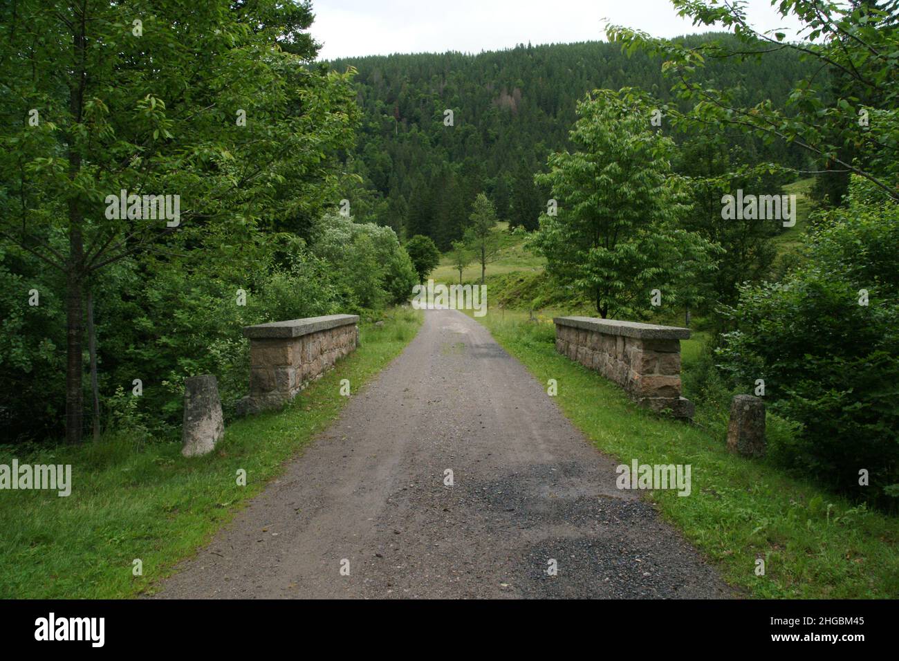 hiking way over stonebridge Stock Photo - Alamy