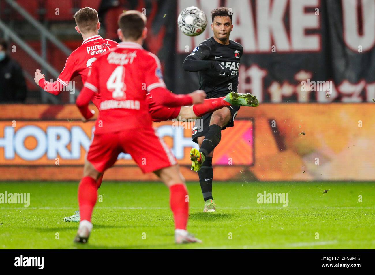 ENSCHEDE, NETHERLANDS - JANUARY 19: Daan Rots of FC Twente and Owen ...
