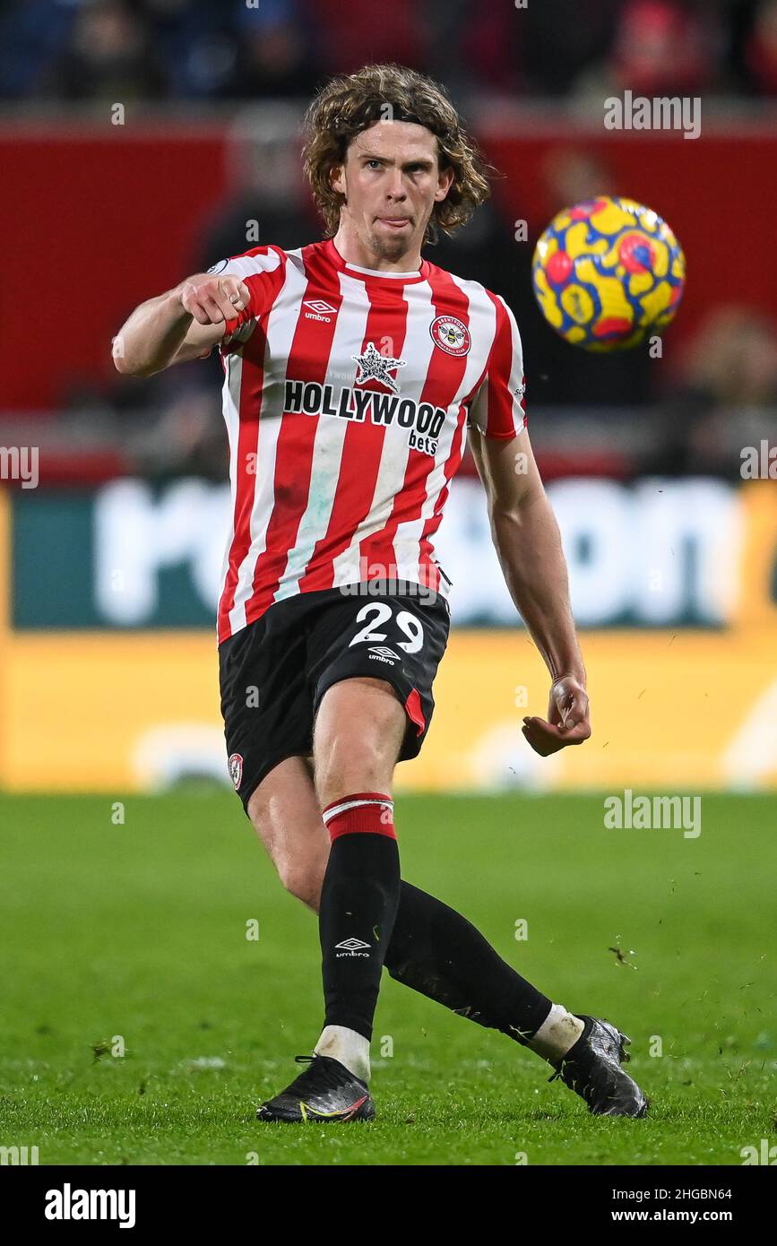Mads Bech Sorensen #29 of Brentford passes the ball Stock Photo - Alamy