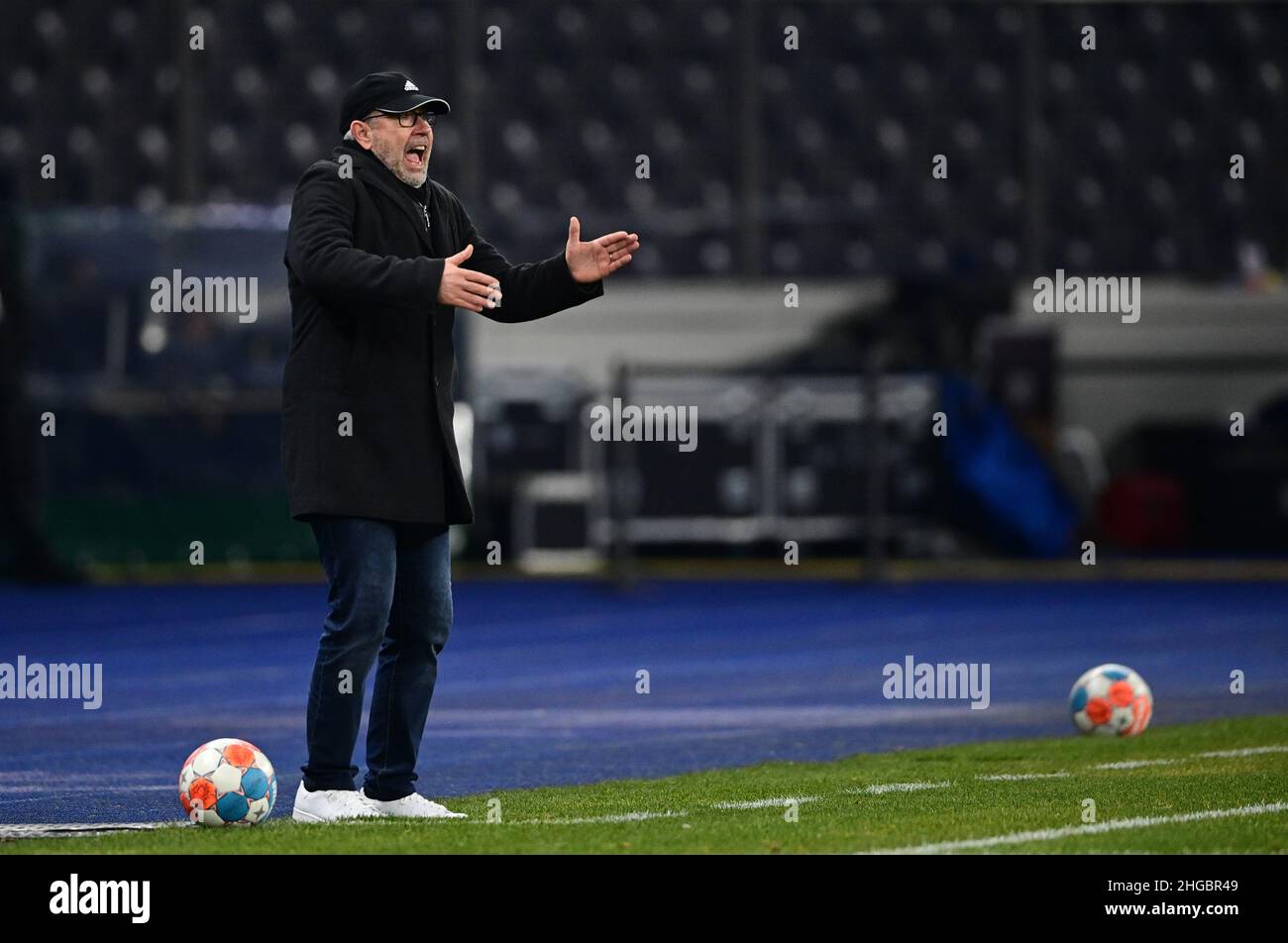 Urs fischer fussball hi-res stock photography and images - Alamy