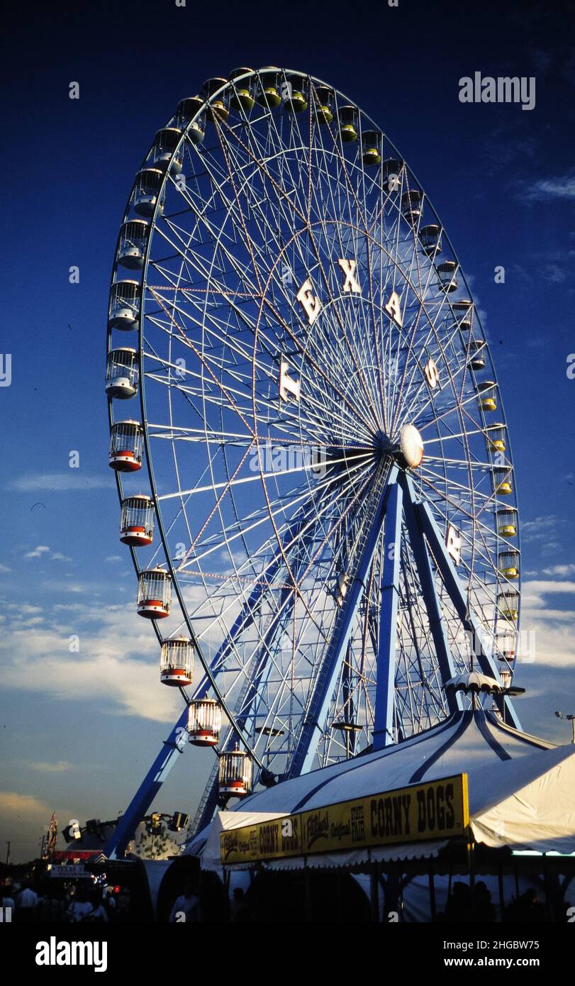 Dallas, Texas USA 1989L Texas State Fair ferris wheel in October, 1989 ...
