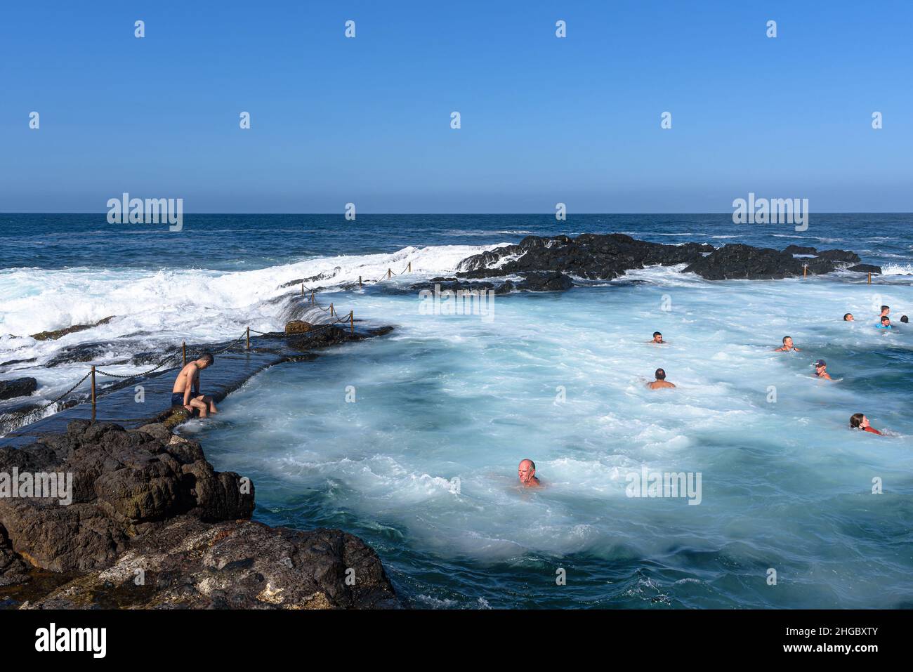 Waves crashing into the Blowhole Point Ocean Pool in Kiama Stock Photo ...