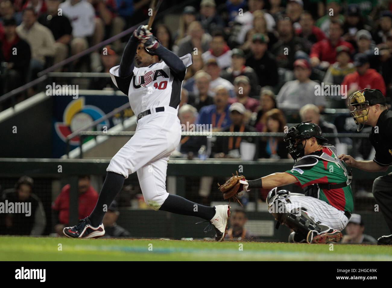 Adam jones baseball classic hi-res stock photography and images - Alamy