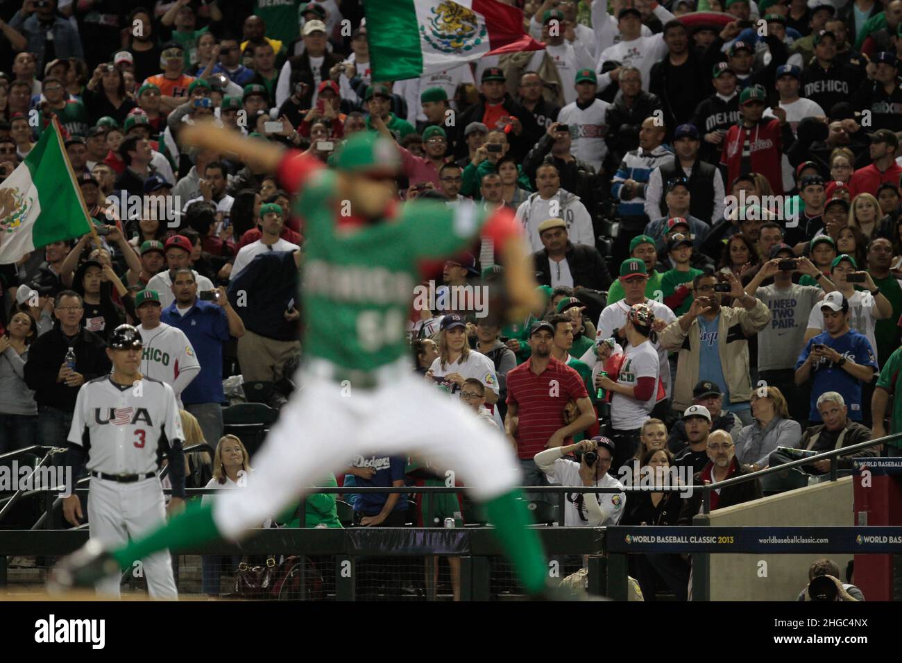 Sergio Romo of Mexico closing pitcher gets the save, pitcher cerrador ...