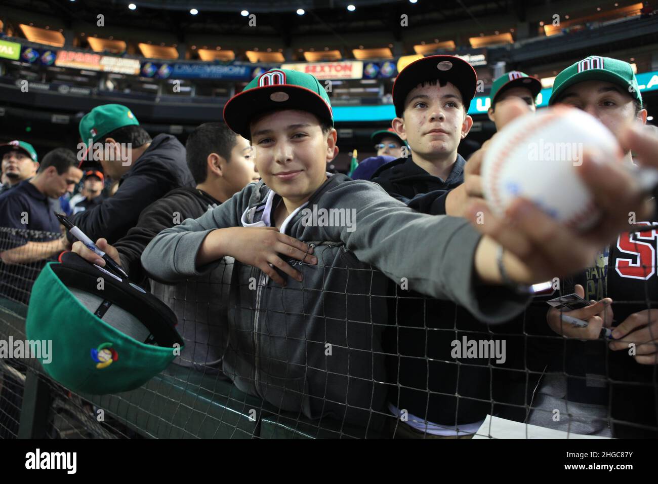 Niño mexicano hi-res stock photography and images - Alamy