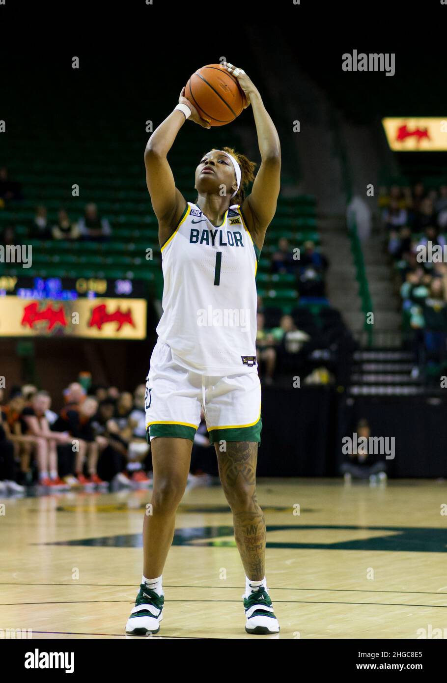 January 19 2022: Baylor Lady Bears forward NaLyssa Smith (1) shoots a ...