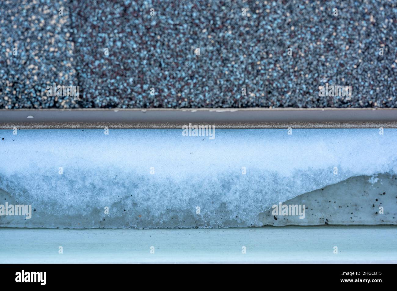 Gutter on house over flowing hi-res stock photography and images - Alamy