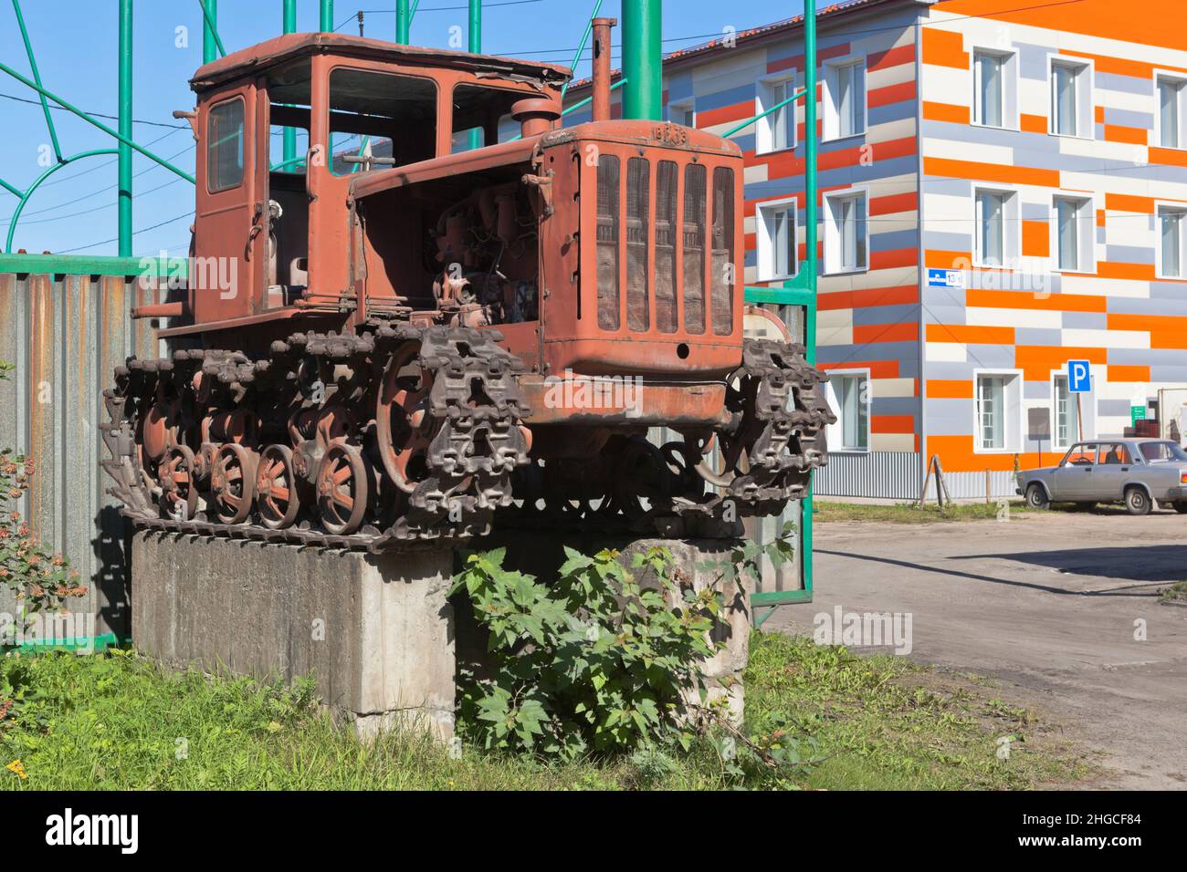 Volgograd tractor hi-res stock photography and images - Alamy