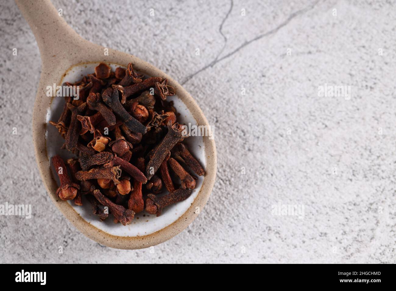 spices fragrant cloves for seasoning food Stock Photo - Alamy