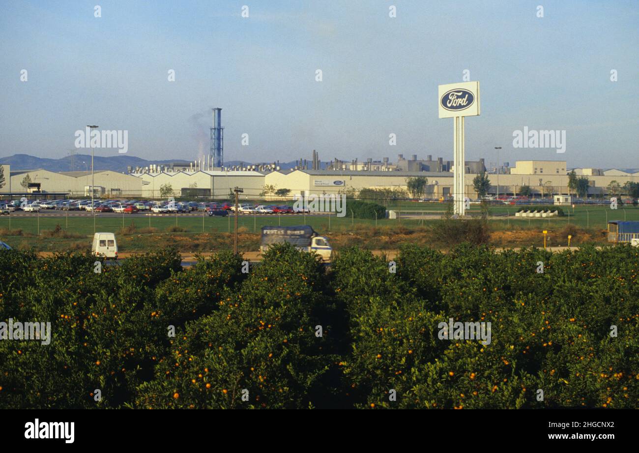 Espagne Valencia orange grove Ford factory Stock Photo - Alamy