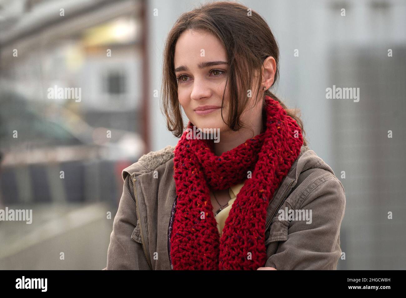 Cinema still scarf hi-res stock photography and images - Alamy