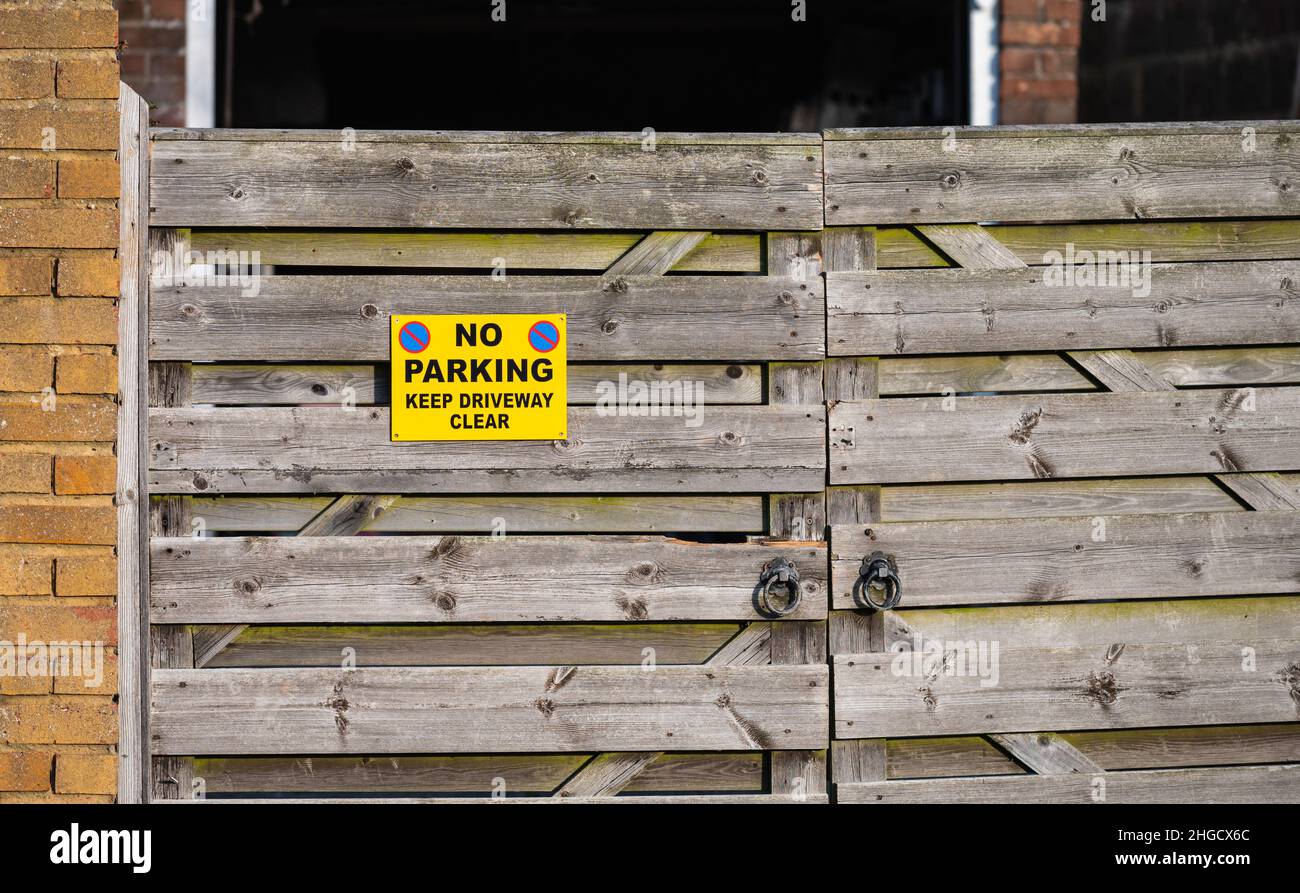 No parking on the private driveway hi-res stock photography and images ...