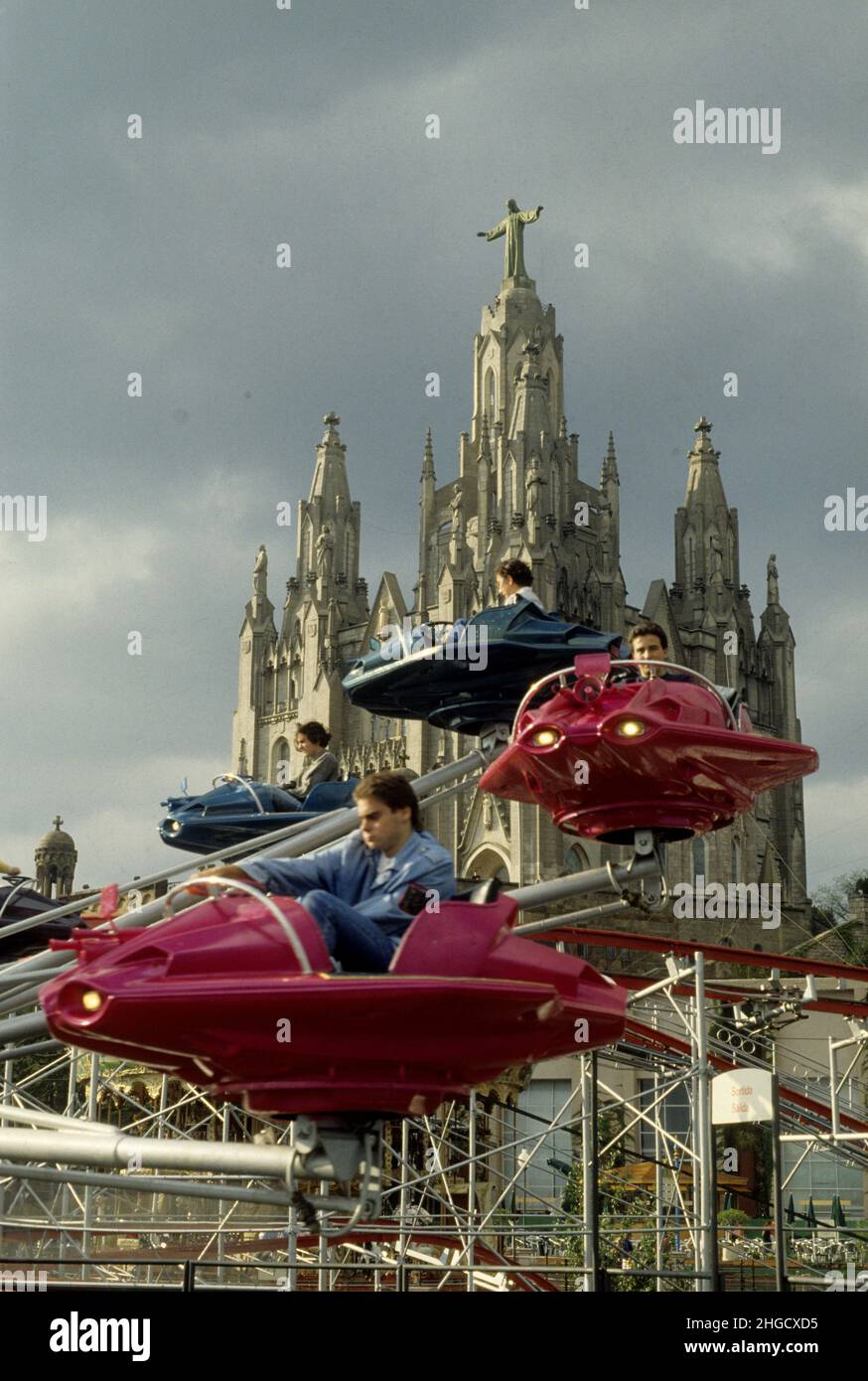 Airplane merry go round hi-res stock photography and images - Alamy