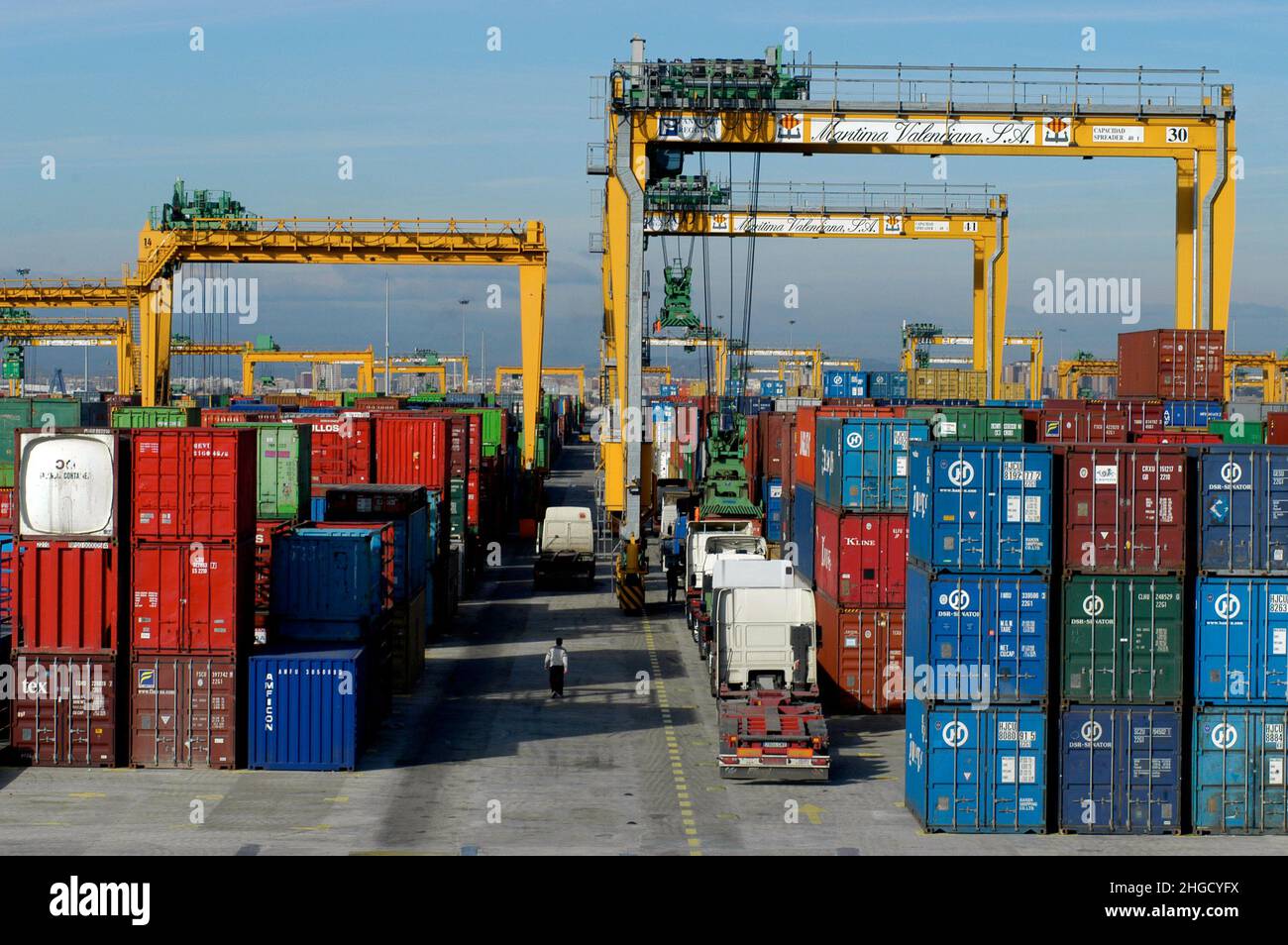 spain valencia 2eme european harbour loading cargo container Stock ...