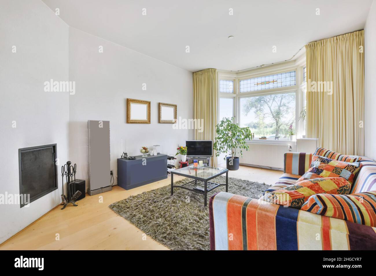 Attractive living room bright hi-res stock photography and images - Alamy