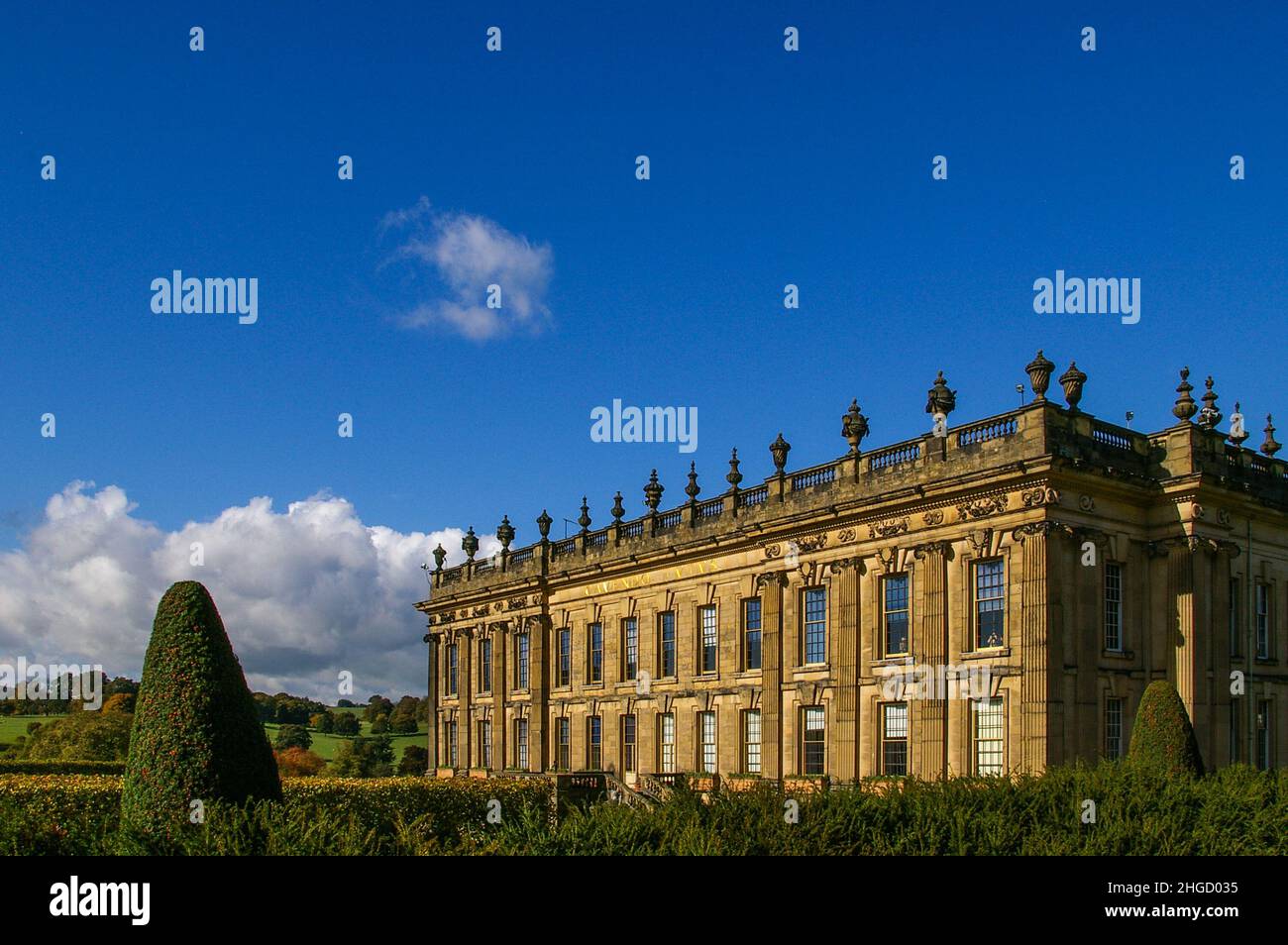 Chatsworth house exterior hi-res stock photography and images - Alamy