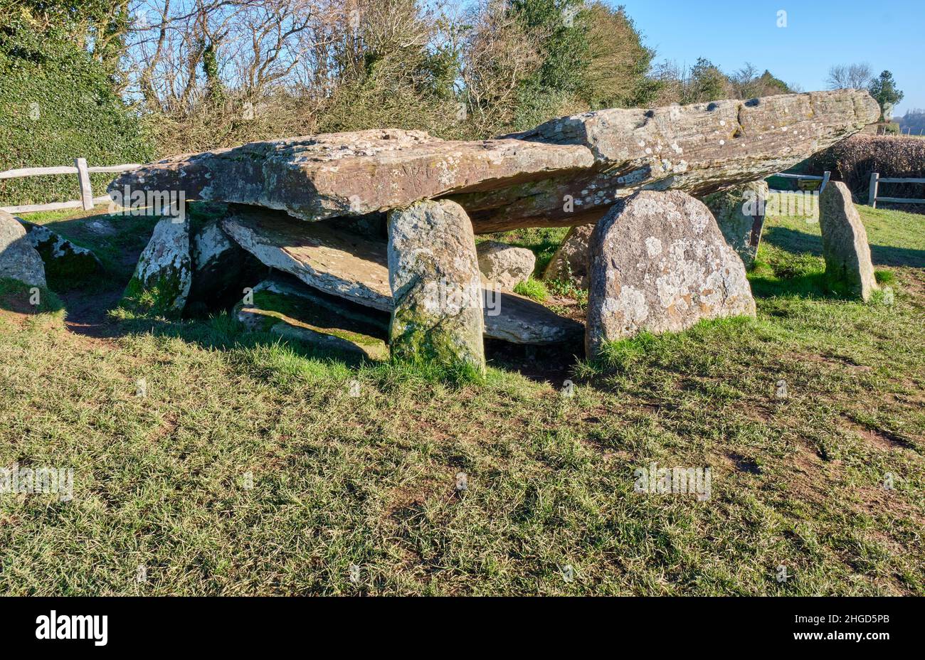 Arthurs stone dorstone herefordshire neolithic hi-res stock photography ...