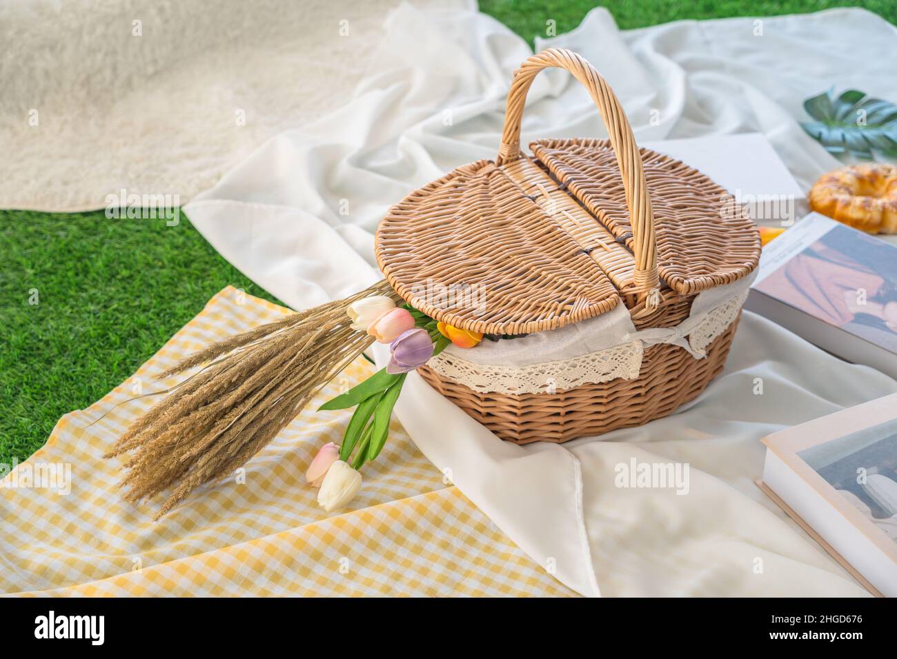 Picnic concept hi-res stock photography and images - Alamy