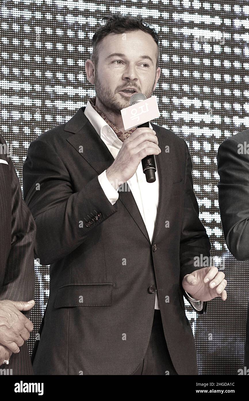 Daniel Henshall attend the Korean Red Carpet Premiere of Netflix ...