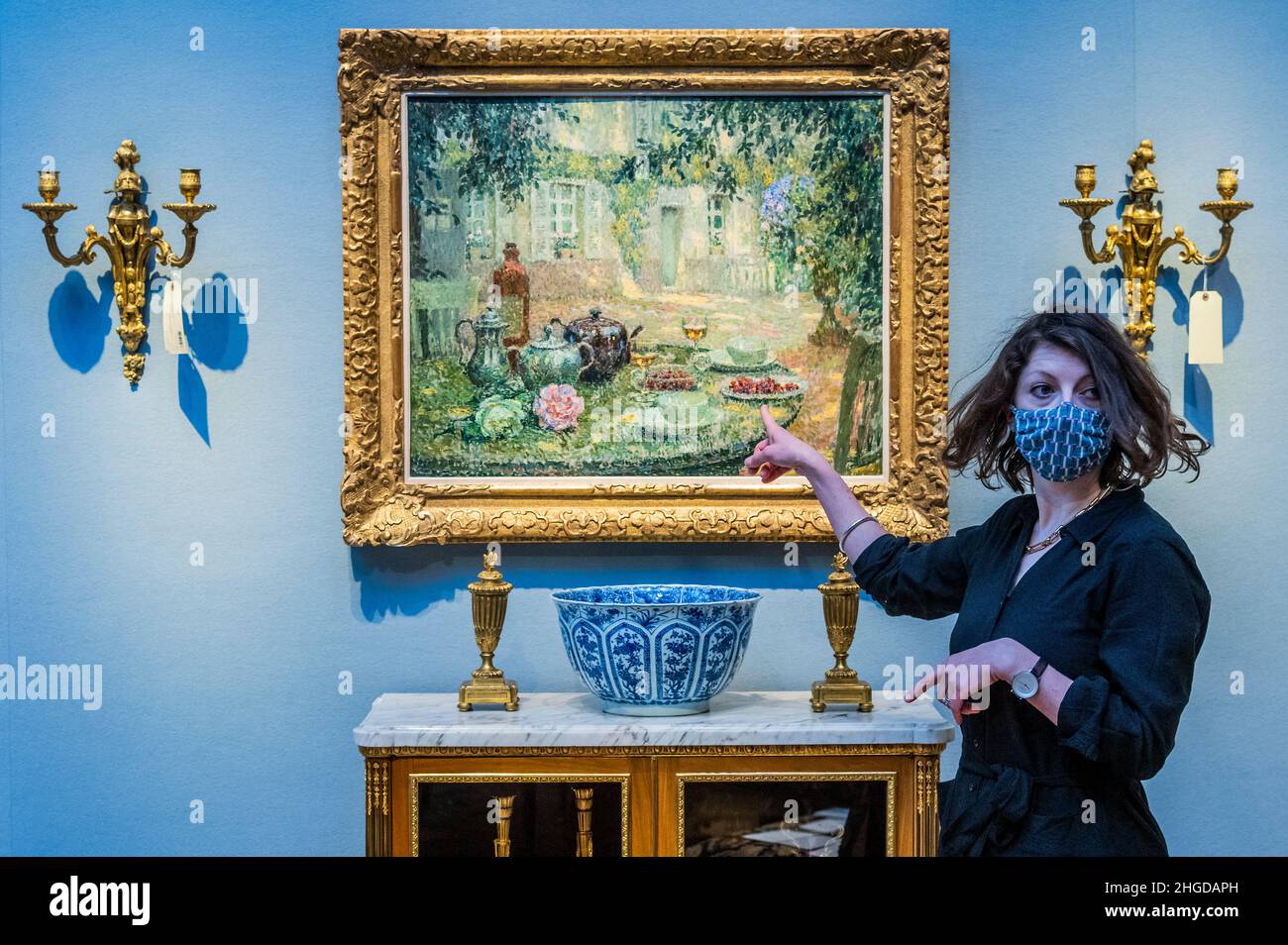 London, UK. 20th Jan, 2022. Henri Le Sidaner, La table de pierre ...