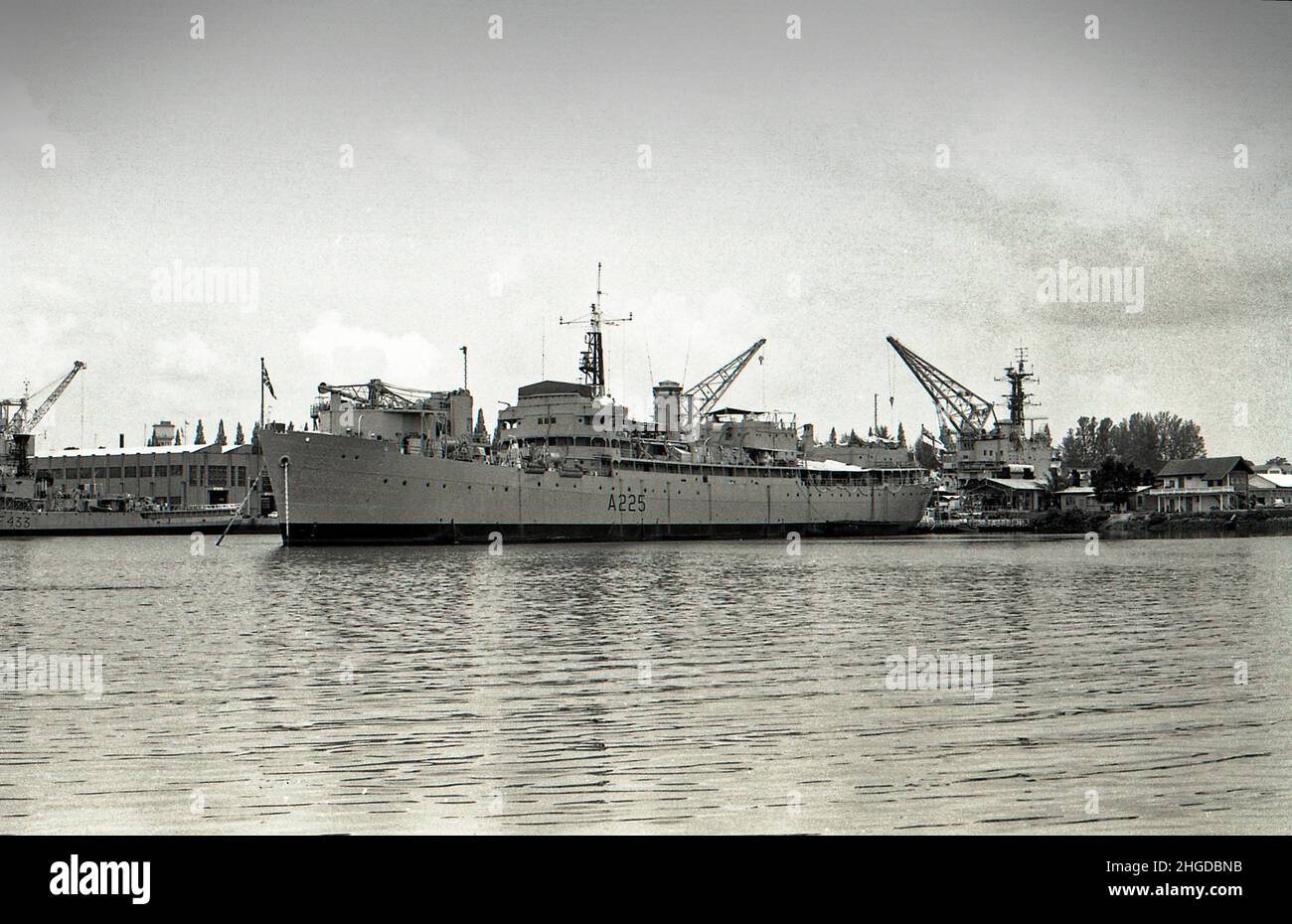 Singapore straits tankers hi-res stock photography and images - Alamy