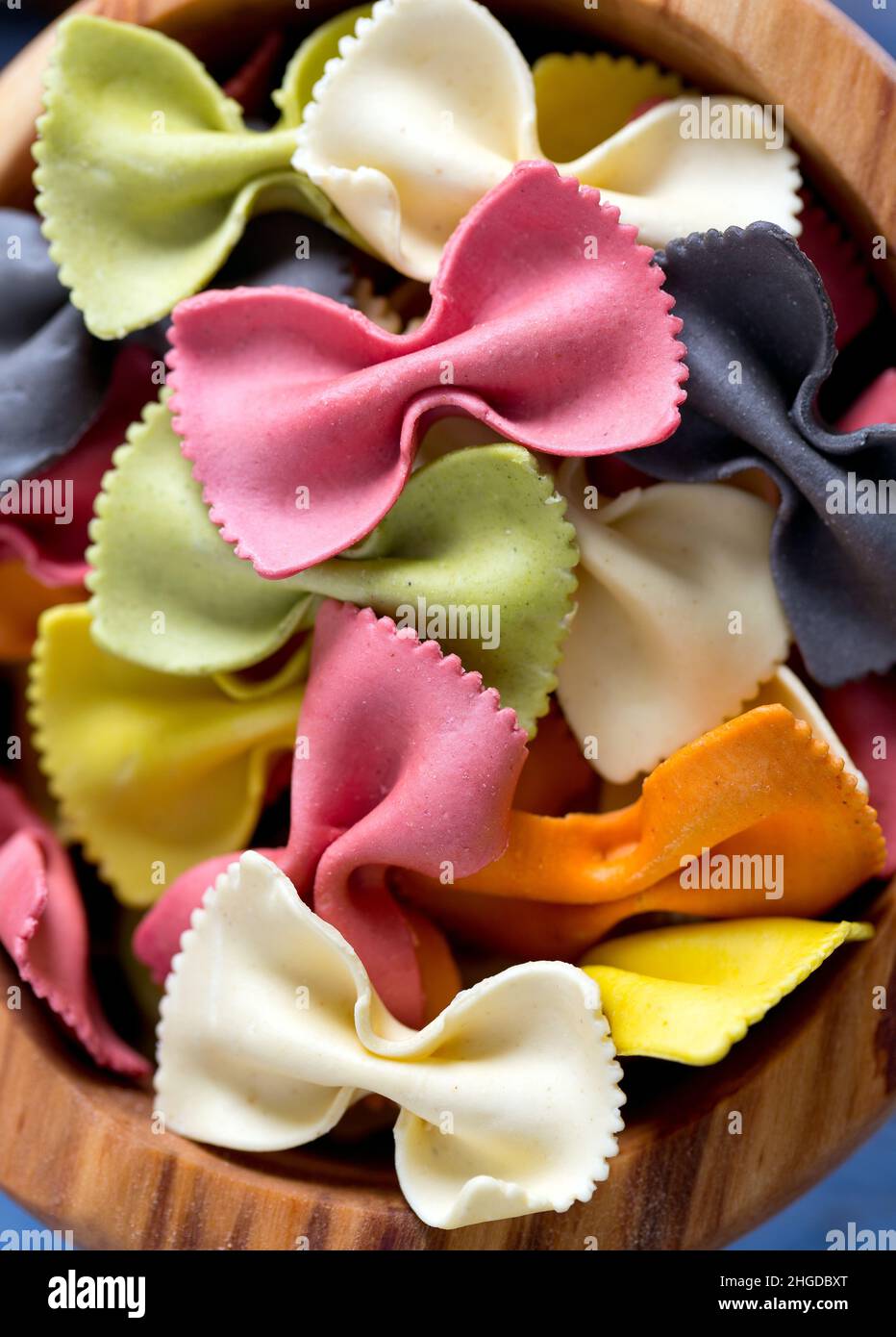 Farfalle noodle hi-res stock photography and images - Alamy