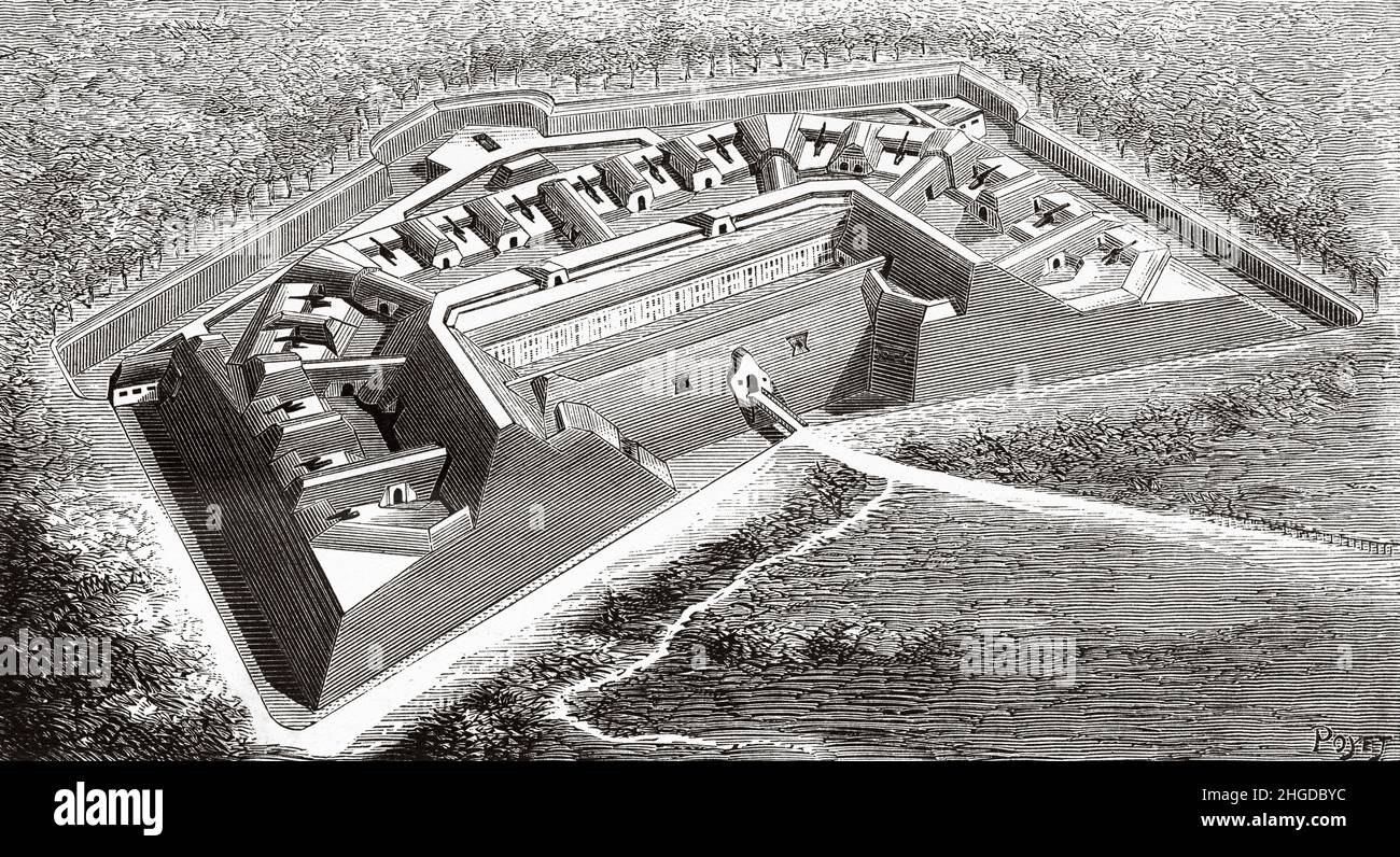 Type of enclosure fort with low artillery crest and central massif ...