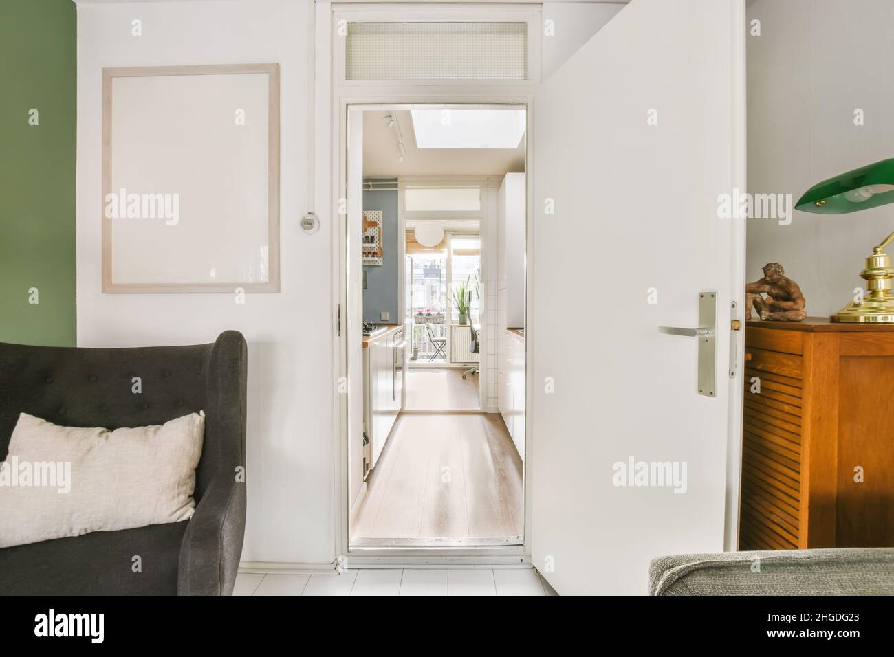 Open hallway hi-res stock photography and images - Alamy