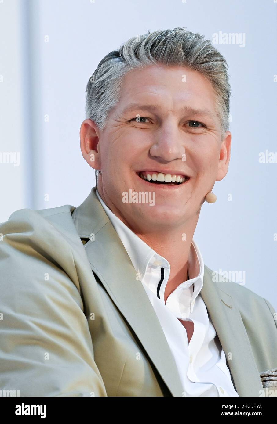 Berlin, Germany. 20th Jan, 2022. Bastian Schweinsteiger presents the ...