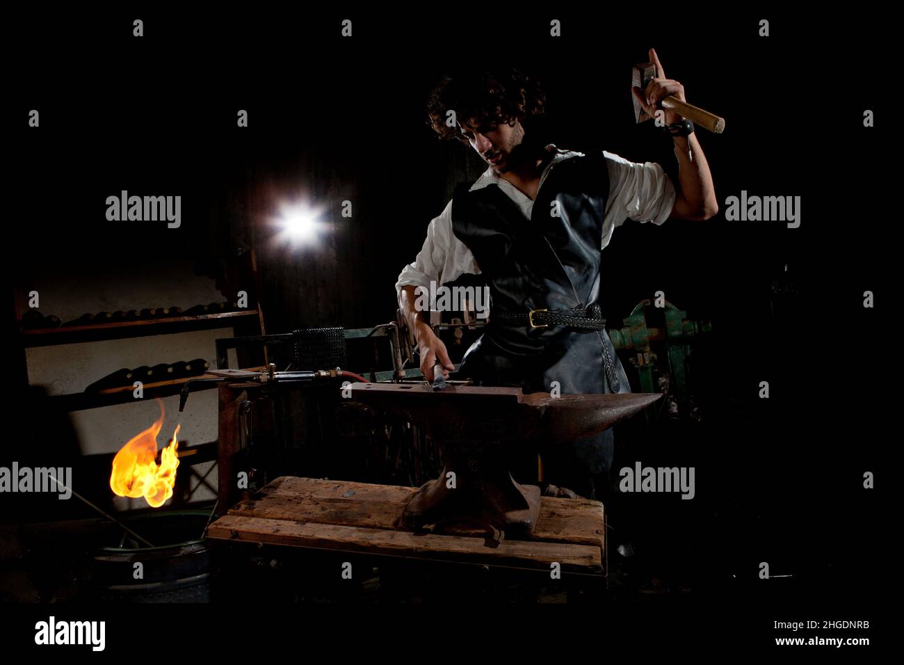 Medieval blacksmith hi-res stock photography and images - Alamy