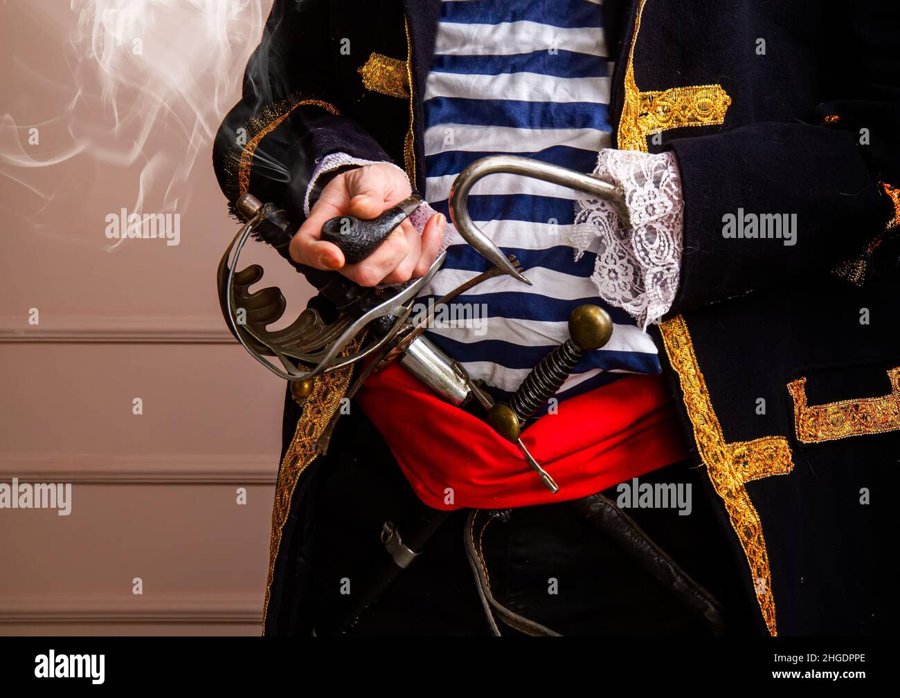 Hook hand pirate hi-res stock photography and images - Alamy