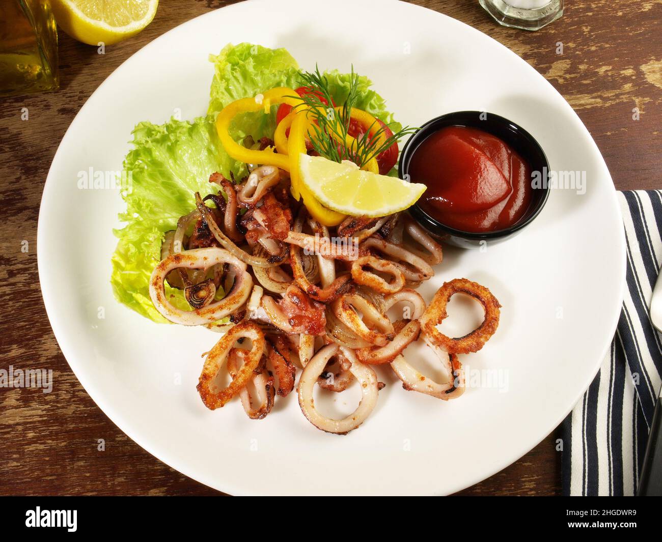 Deep fried cuttlefish hi-res stock photography and images - Alamy