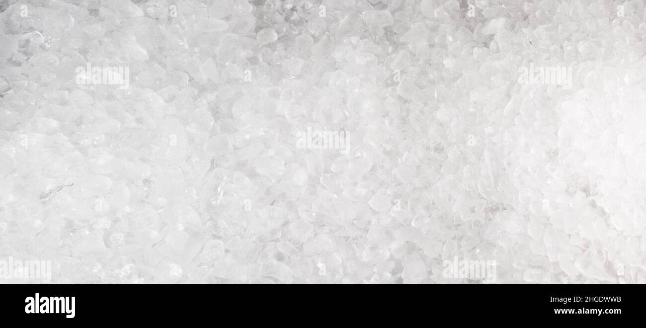 Crushed ice cubes hi-res stock photography and images - Alamy