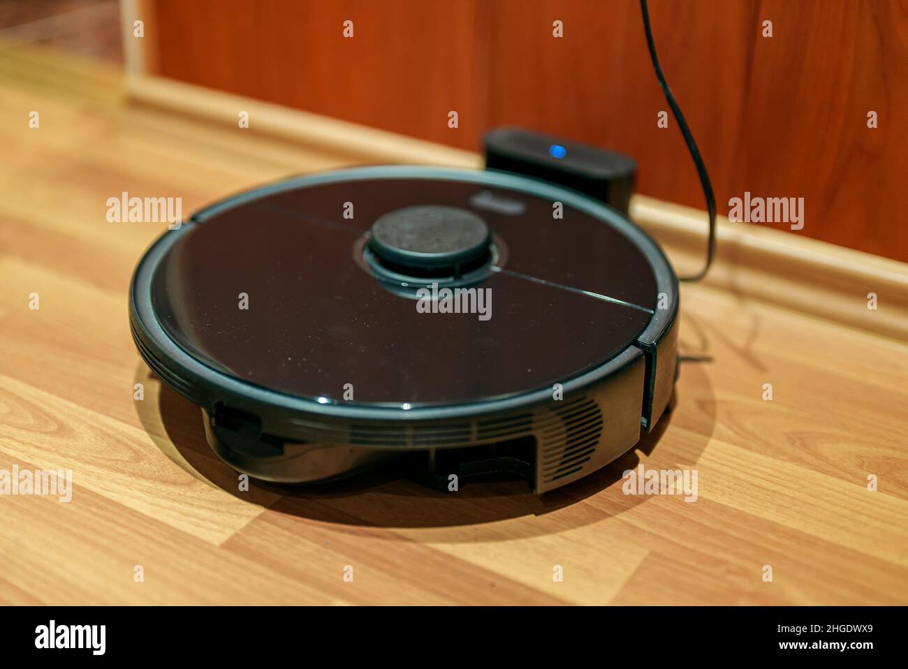 Autonomous vacuum cleaner hi-res stock photography and images - Alamy