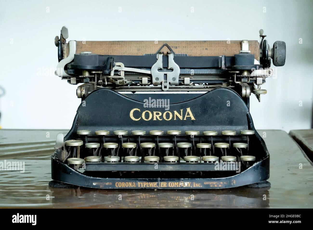 old tip rating machine Stock Photo - Alamy